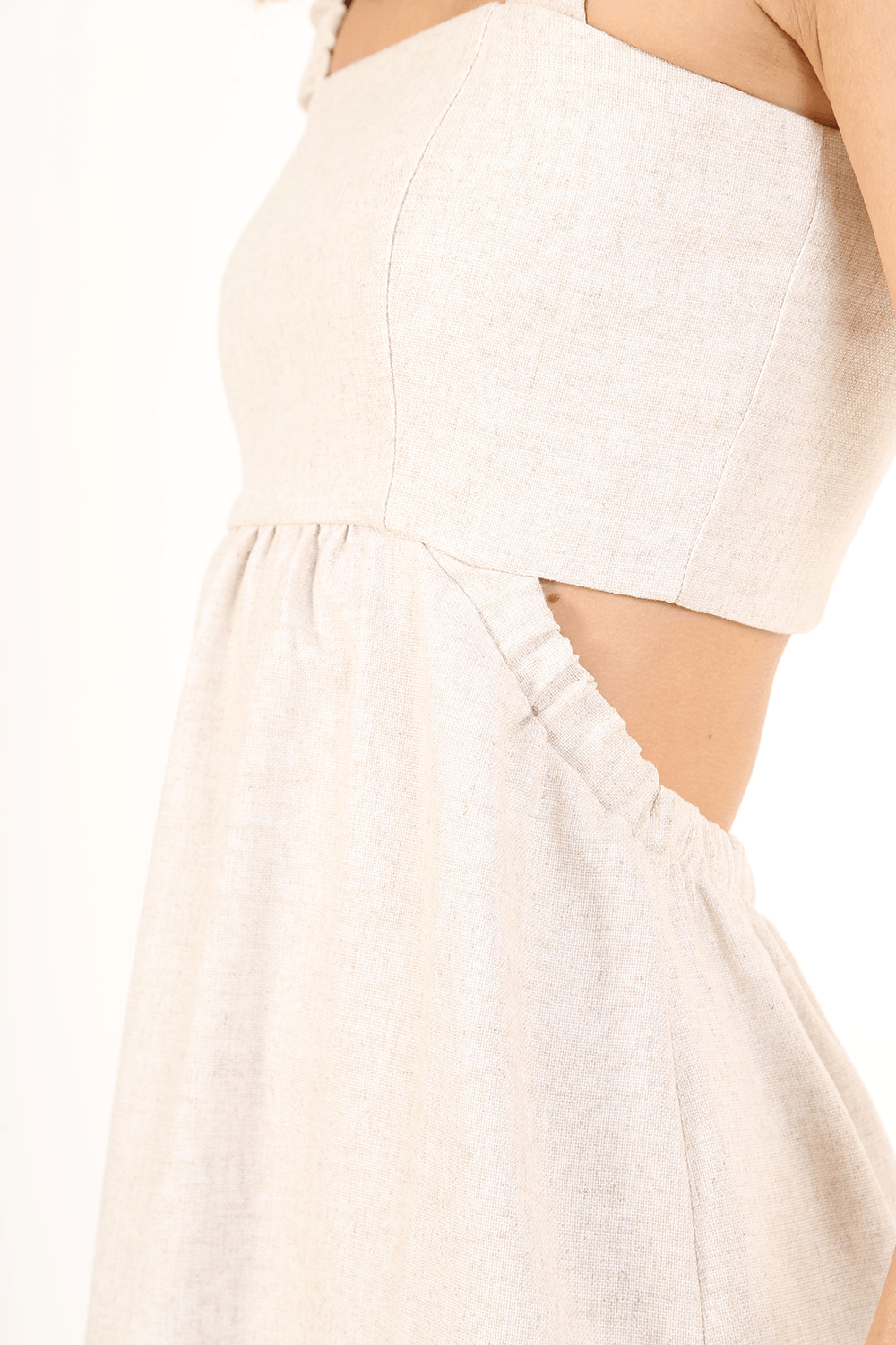 Vestido Alça Franzida Off White Missinclof - Off White